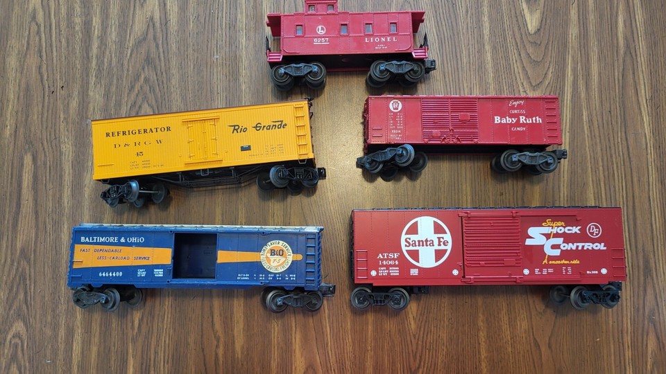 5 Lionel Box Cars And Caboose Lot (Great Condition) | eBay
