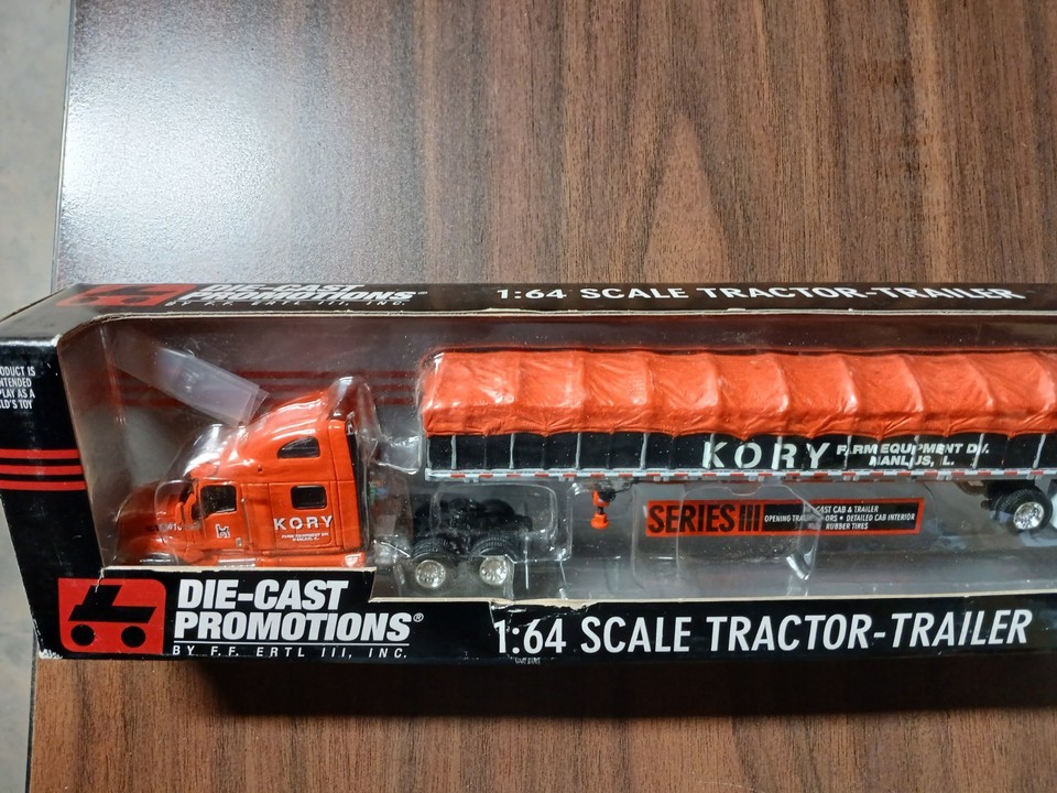 DCP 30423 Kory Farm Equipment #16 Pete 387 Covered Wagon Trailer 1/64 ...