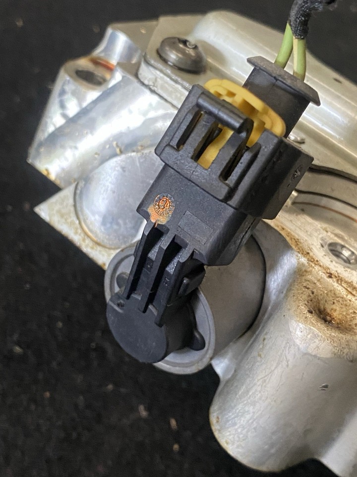 14-15 Chrysler 200 2.4L Multiair Variable Valve Timing VVT Actuator ...