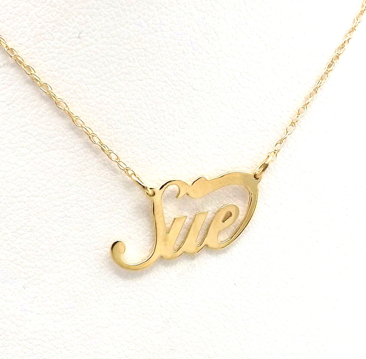 14k Gold Sue Nameplate Name Pendant Necklace 16in - Gem