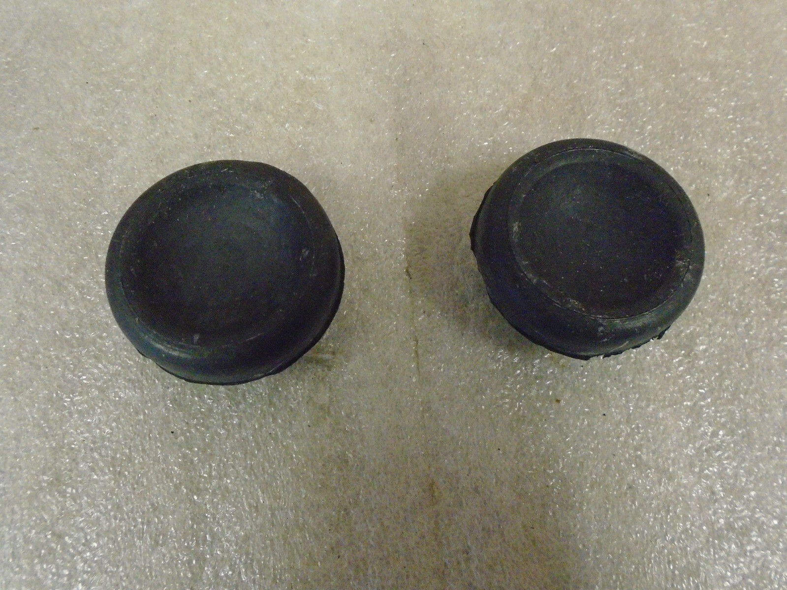 1971-1982 TRIUMPH / BSA “OIL-IN-FRAME” FUEL TANK ANTI-ROLL RUBBERS OEM ...