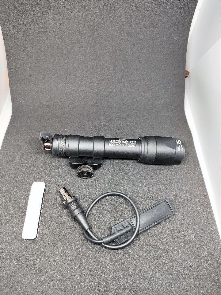 SureFire M600 Ultra High Output LED Scout Light 2 Colors Black Tan ...