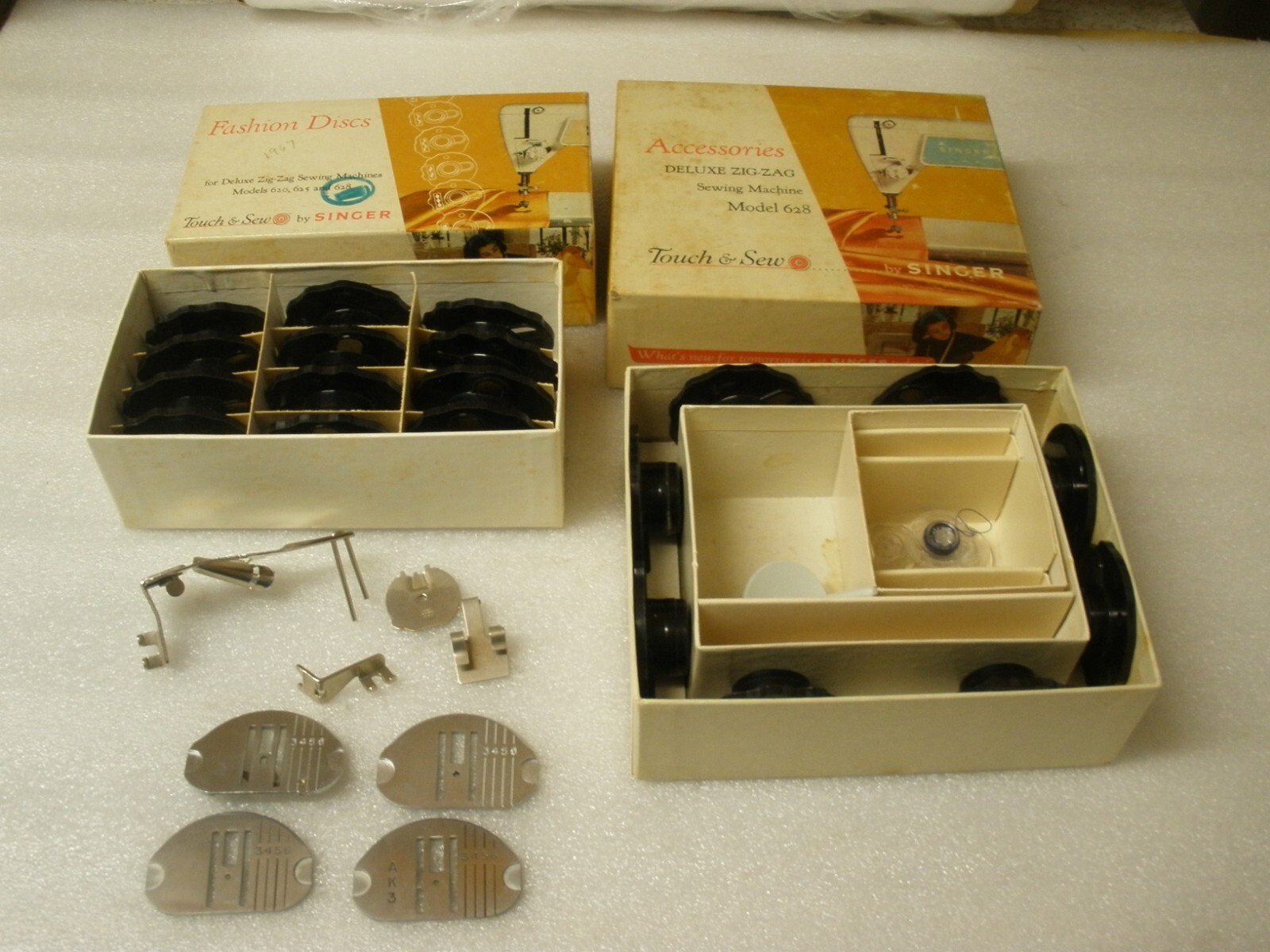 Vtg Singer Touch & Sew Deluxe Zig Zag Accessories Fashion Discs 620 625 ...