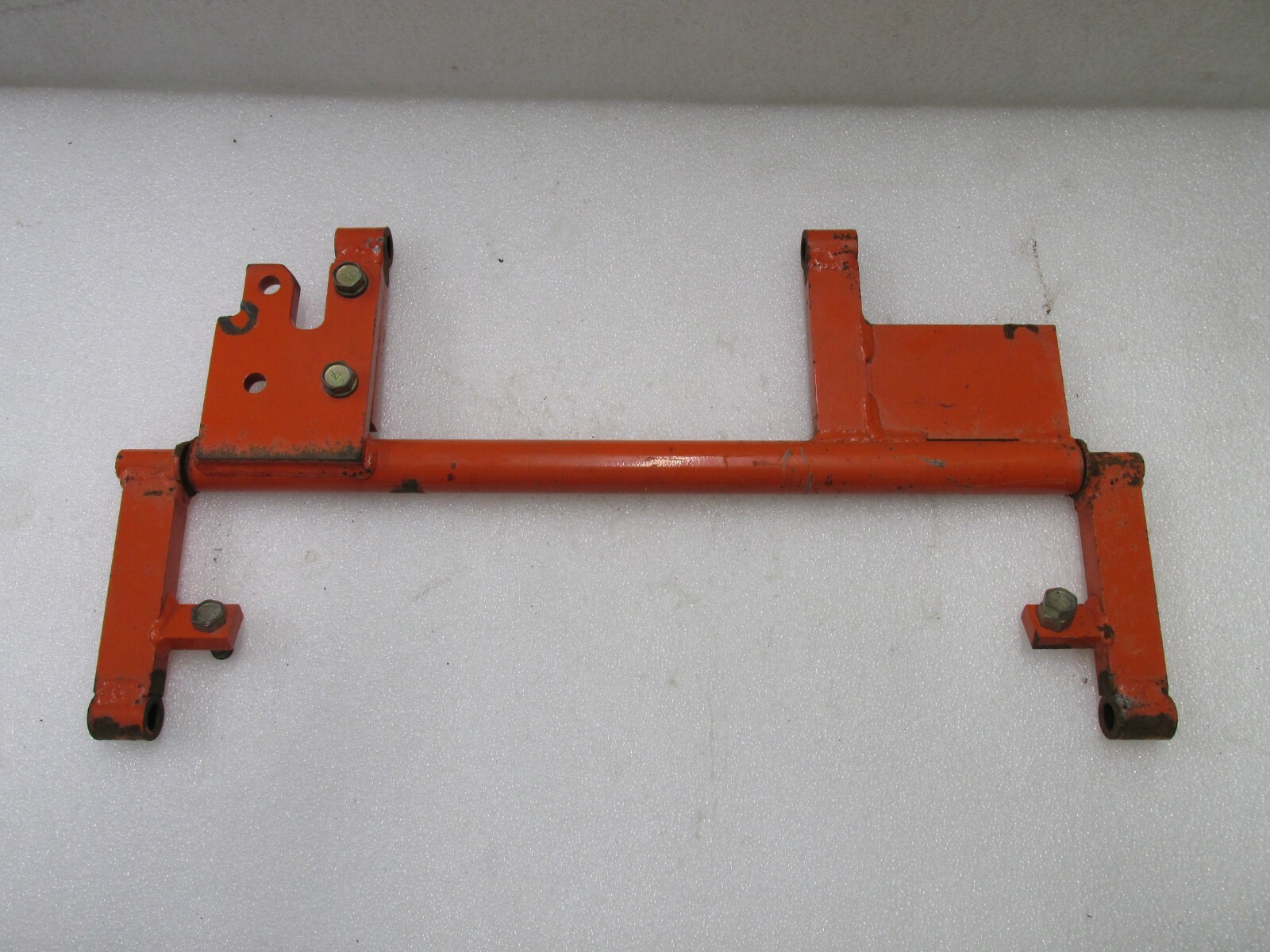 KUBOTA L2900 L3010 L3410 RC72-29 RC72-29A MOWER DECK RH ATTACHING LIFT ...
