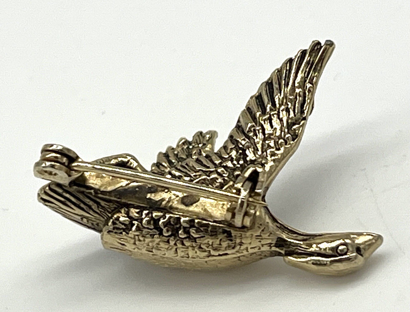 Small Vintage Goldtone Flying Duck Game Bird Lapel Pi… - Gem