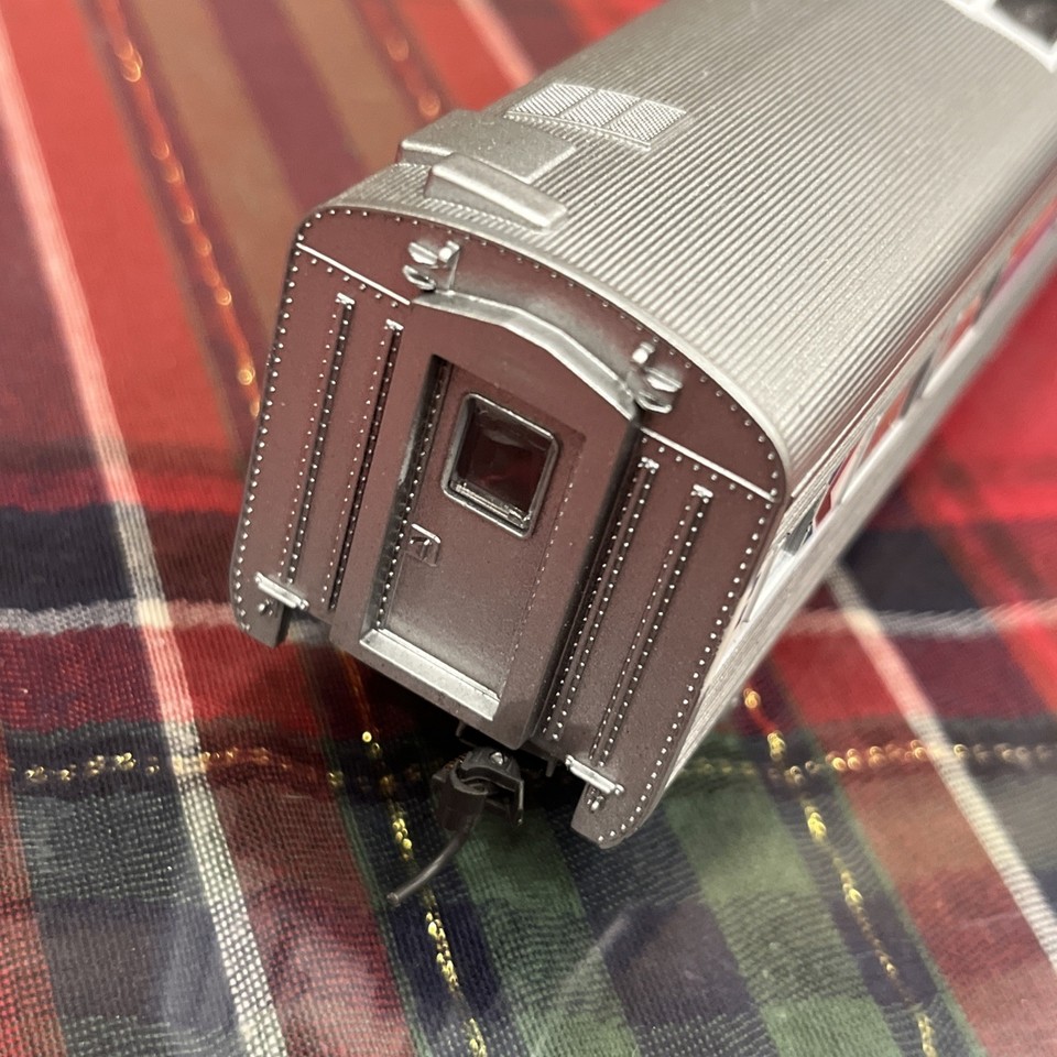 Athearn HO Scale 72' Amtrak 9354 Vista Dome Passenger Car - MINTY ...