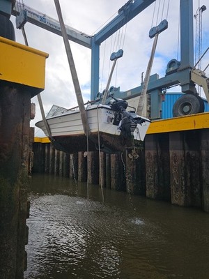 Draco 20ft cabin boat with 50hp Tohatsu + Mariner 4hp Aux & 'break back ...