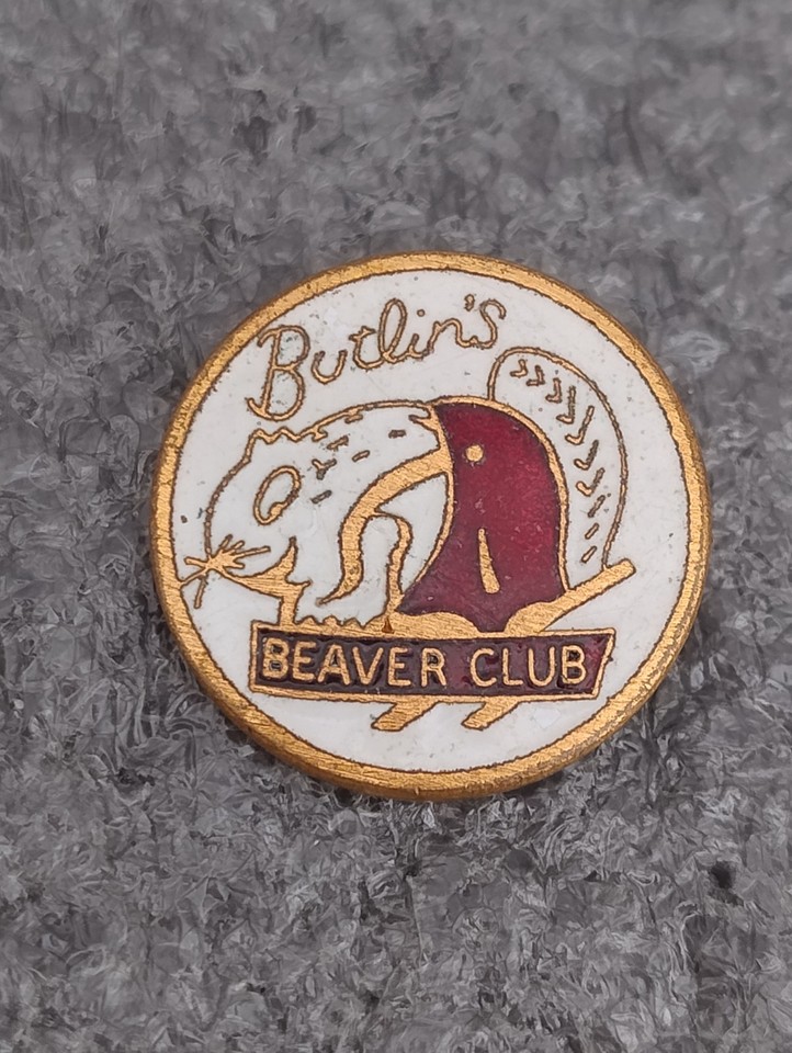 BUTLINS HOLIDAYS ORIGINAL BADGEs - JOB LOT 4 BADGES - 3XBEAVER / 1X913 ...