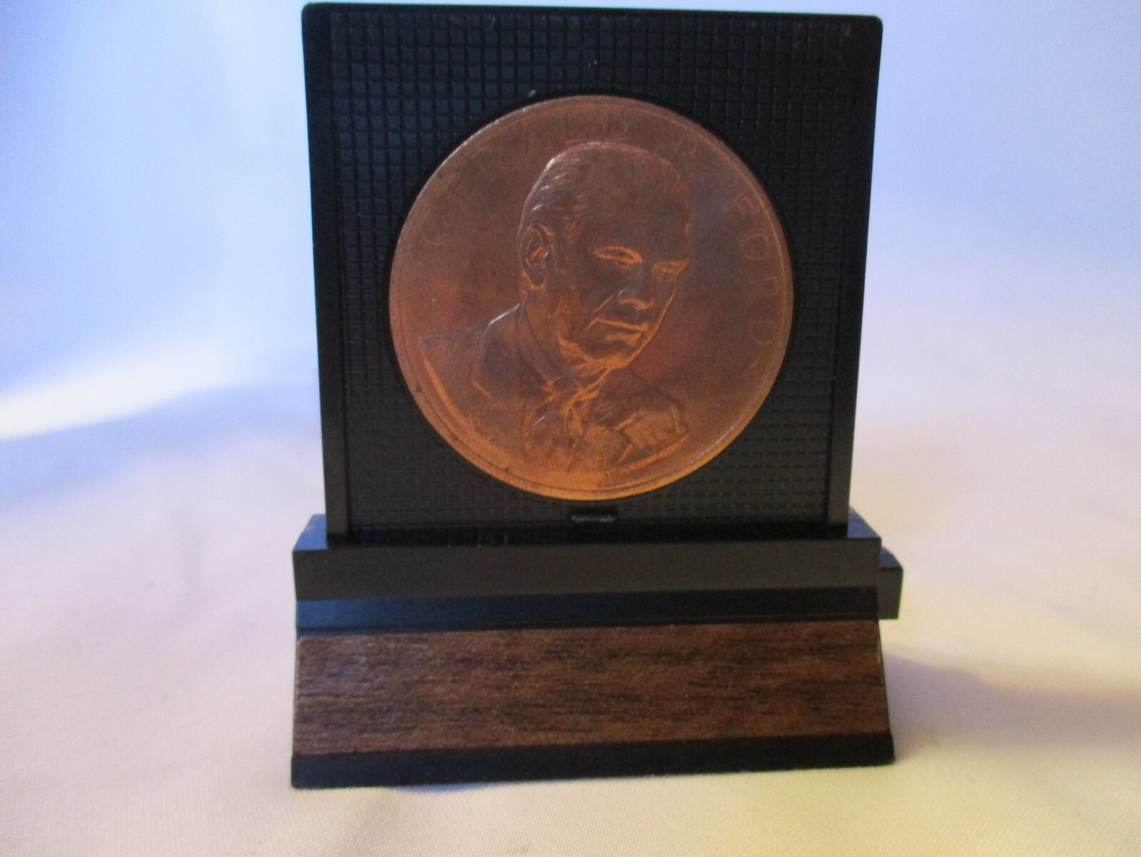 President Gerald Ford Inaugurated August 9, 1974 Bronze Medal Token ...
