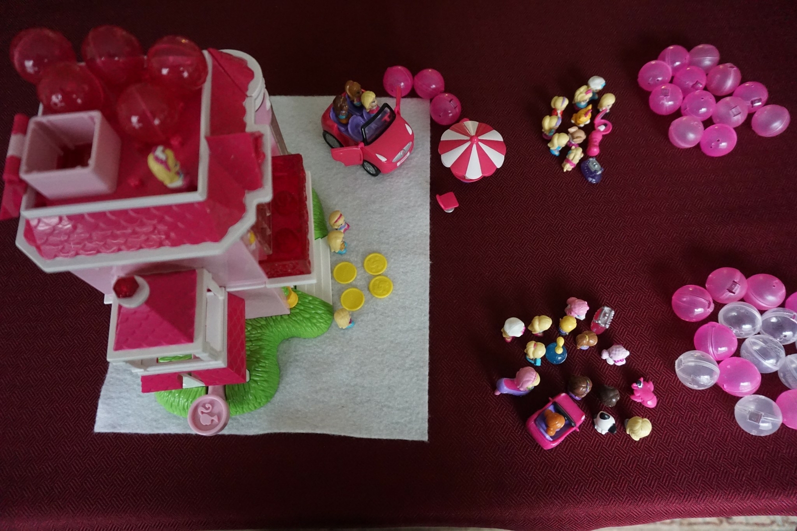 SQUINKIES BARBIE DREAM HOUSE PLAY DISPENSER + ADDITIONAL BARBIE ITEMS ...