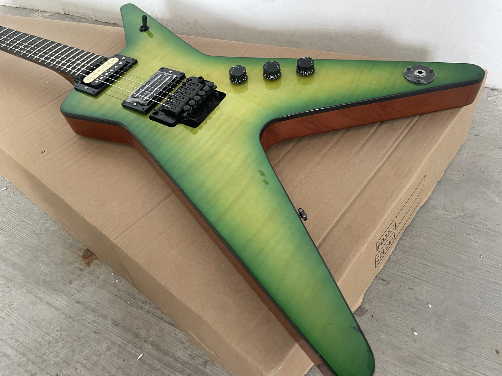 Top Green Washburn Dime Slime Dimebag Darrell Electric Guitar V-Neck 6 ...