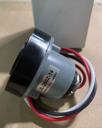 NEW 2-PCS Photo Control Receptacle With Housing 480V 15A MAX JL-200Z-14 ...