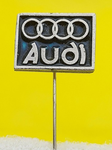 AUDI - Germany car, auto, automotive, vintage pin, badge, abzeichen ...