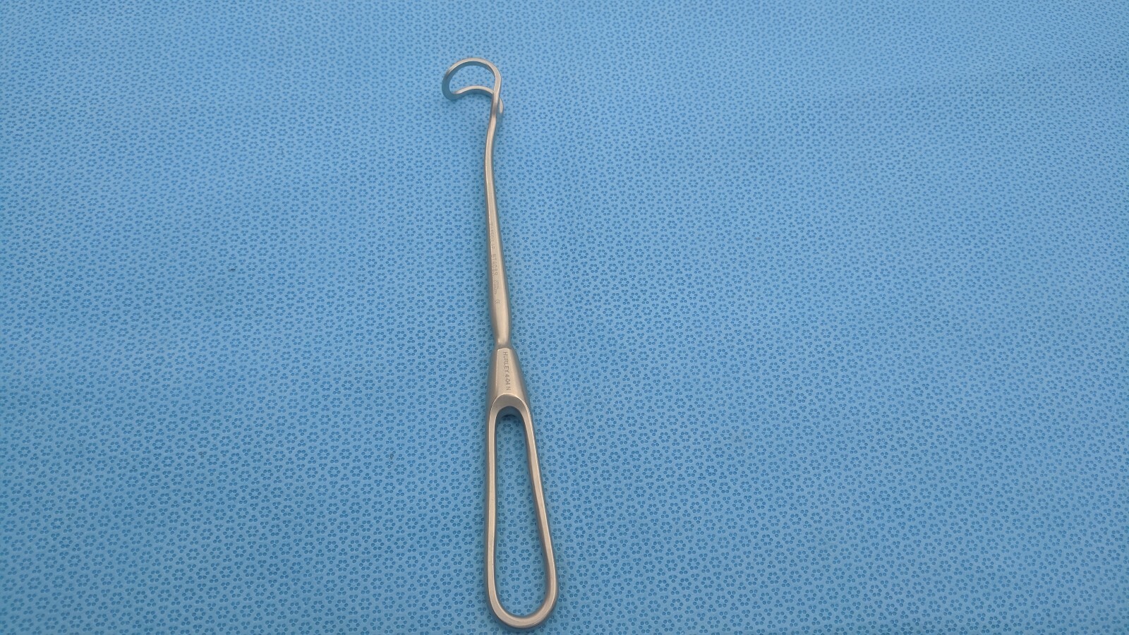 AESCULAP BT408R GREEN RETRACTOR 8-1/2" Green Retractor Fenestrated ...