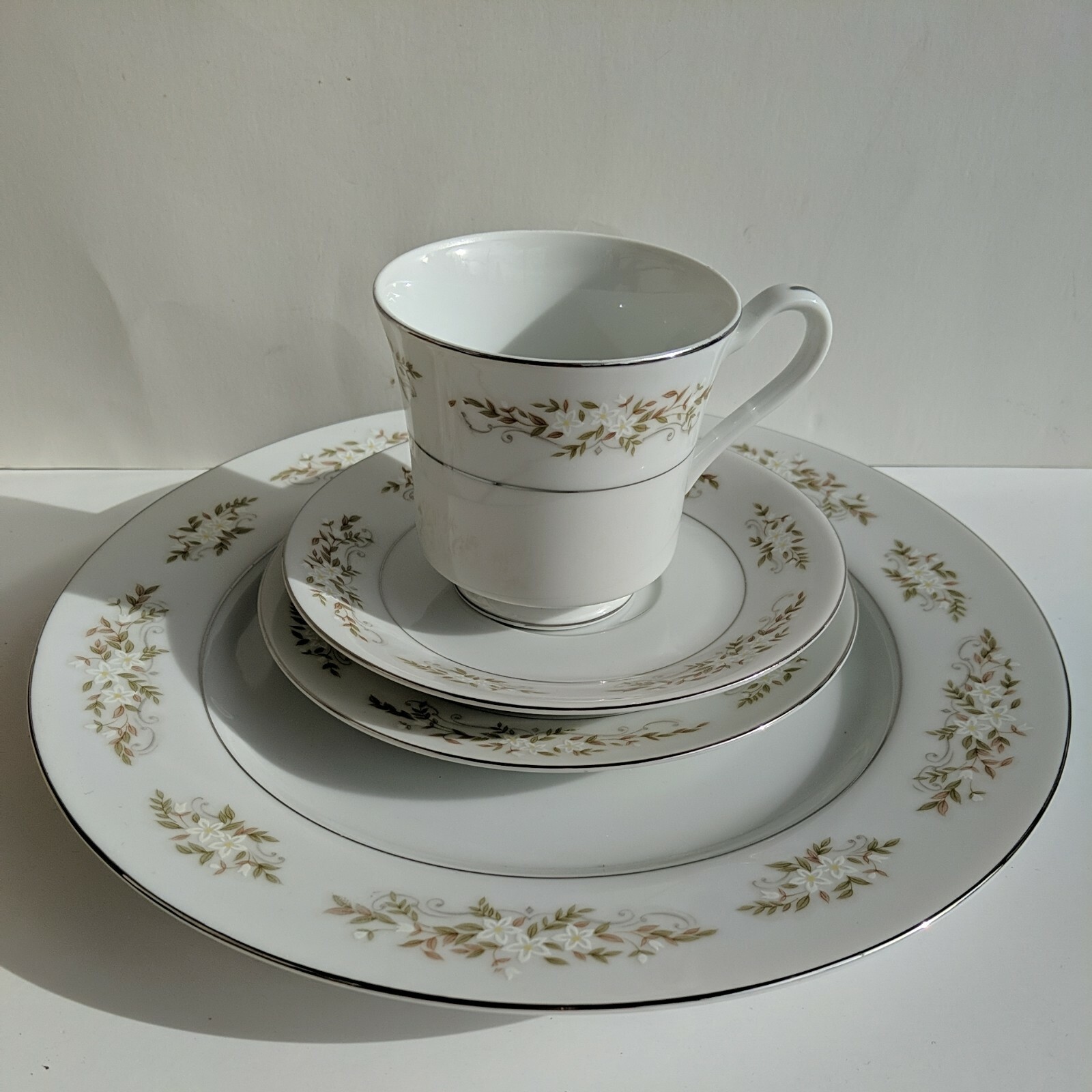 2 x 4pc. place settings International Silver Co. Fine China Springtime ...