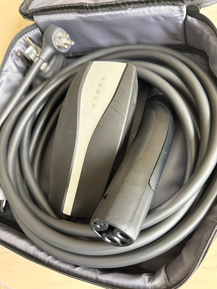 NEW Tesla Gen 2 Mobile Connector OEM Charger | eBay