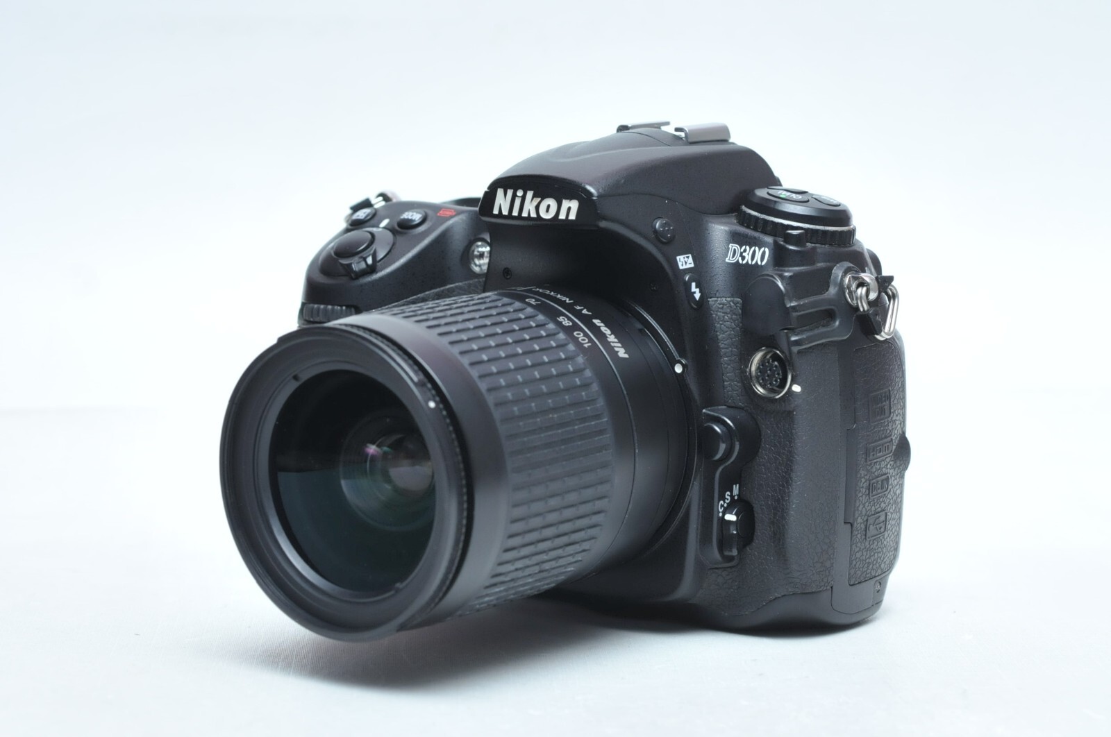 Nikon D300 12.3 megapixel DX Digital Camera W/AF 28-100 Zoom Lens 310 ...