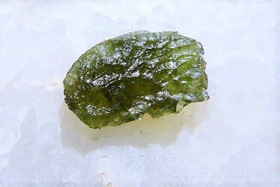 METEORITE MOLDAVITE GREEN IMPACT FRAGMENT TEKTITE METEOR STONE SPACE ...