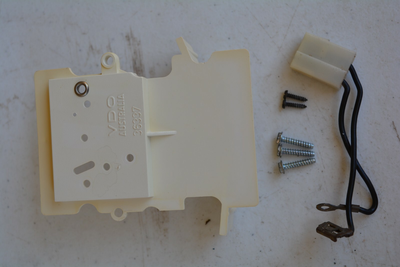 Genuine VK Commodore Dash Cluster VDO Clock Gauge SL Berlina Executive ...