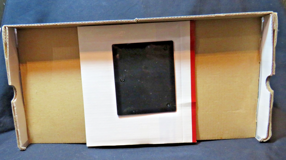 Paul's Model Art 10013. Ford Thunderbird. Jinx, Die Another Day. 1:18 ...