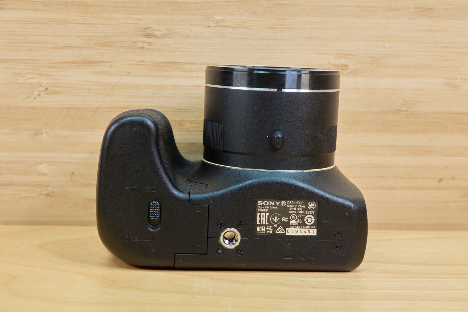 Sony Cybershot H300 Black 20.1MP Digital Camera, with 35x Optical Zoom ...