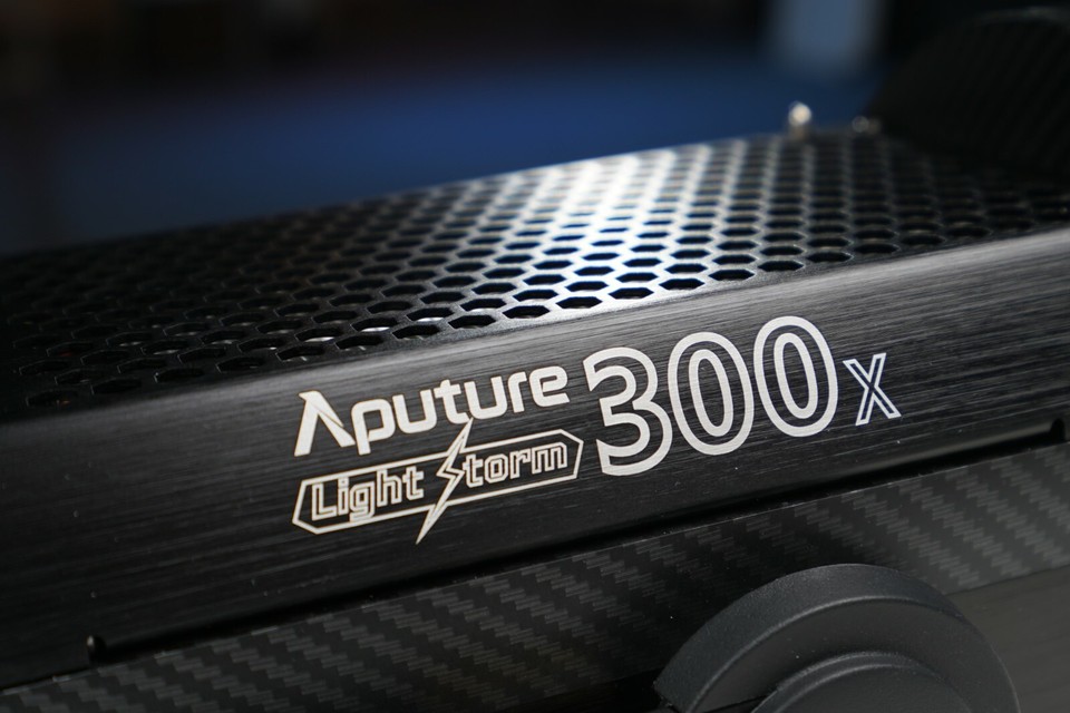 Aputure LS 300X Bi-color 2700-6500K 350W Led video light studio ...
