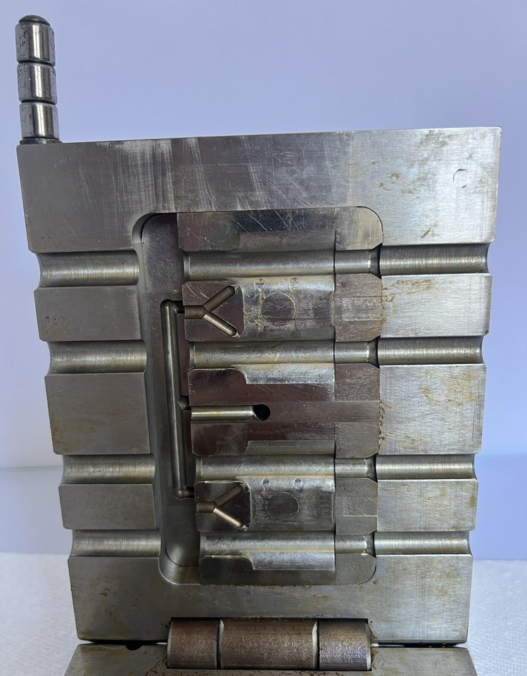 Plastic Injection Insert Molding Mold | eBay