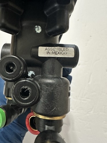 Bendix Air Brake Dash Valves Without Knobs 5018303 / 5018673 OEM | eBay