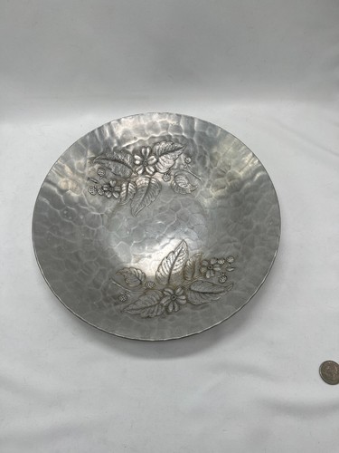 Vintage 1950’s Hand Forged “Everlast” Large Hammered Aluminum Floral ...