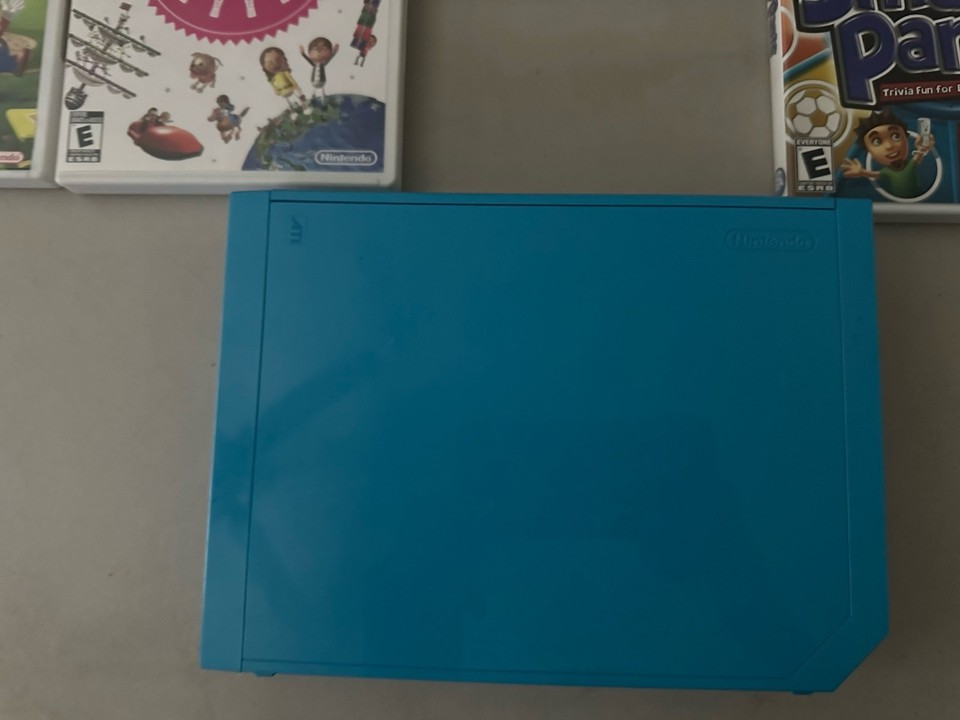 Nintendo Wii (RVL-101) Blue Game Console Bundle w/8 Games | eBay