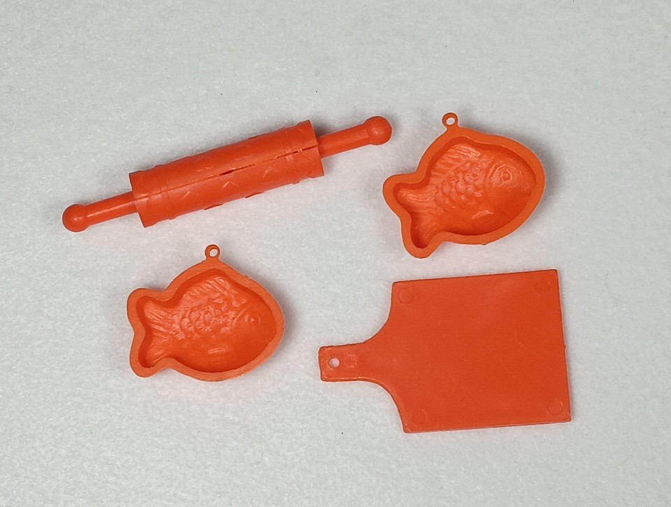 VTG 1970s Barbie Orange Kitchen Baking ROLLING PIN, CUTTING BOARD, 2 ...