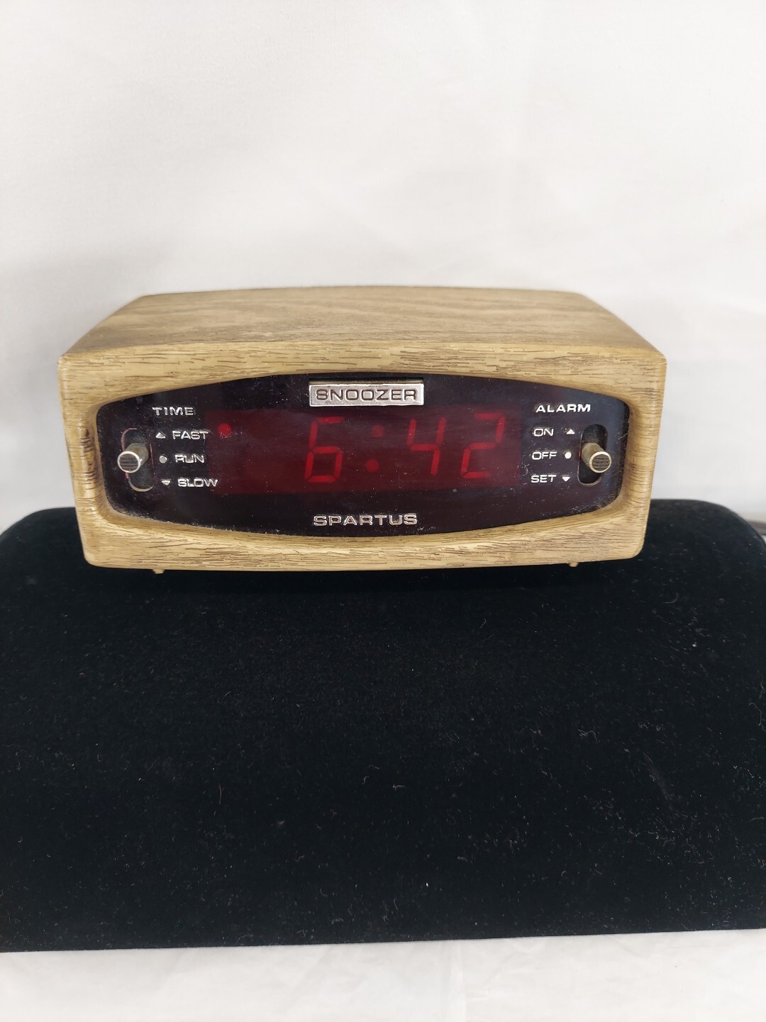 Vintage 1979 Spartus Alarm Clock Faux Wood Grain Red Display Tested ...