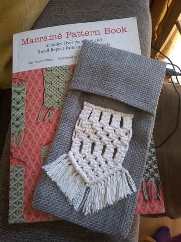 Macrame Pattern Book : Includes over 70 Knots and Small Repeat Patterns Plus Projects by Marchen ...