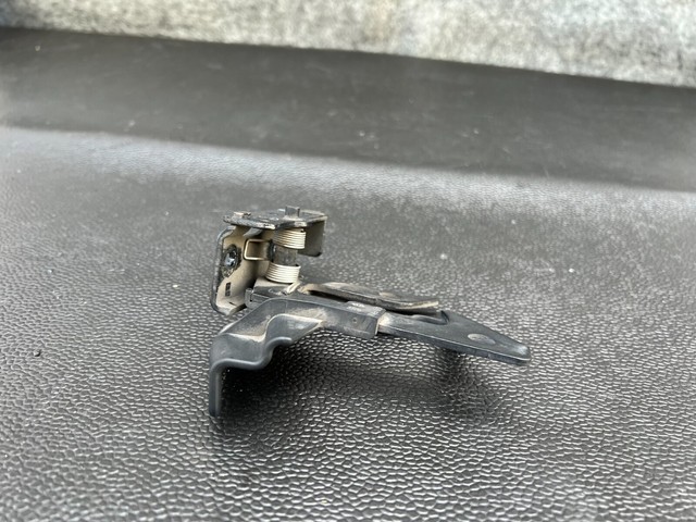 Genuine Mercedes-Benz E W212 Engine Hood Safety Hook A2128800064 OEM ...