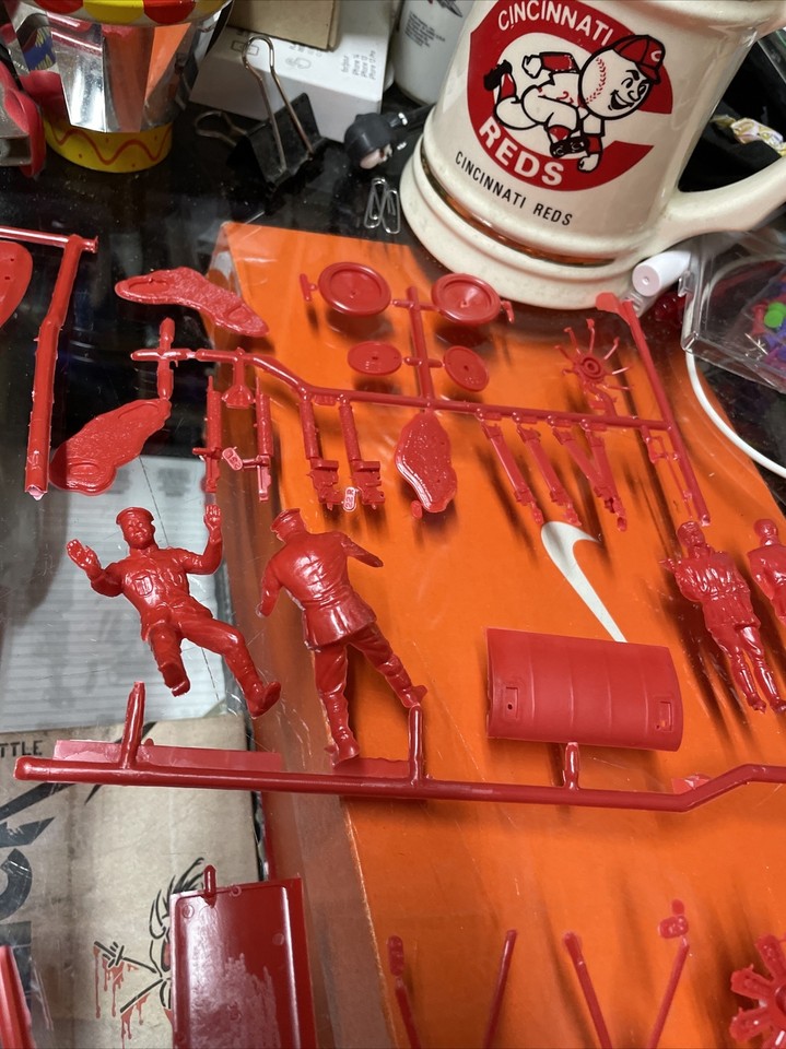 REVELL WW1 ACES 1/28 FOKKER DR1 TRIPLANE #4417 Model Kit 1981 Parts ...