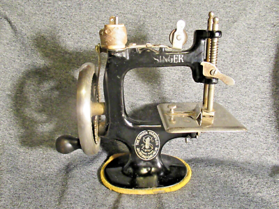 Antique Mini Singer Sewing Machine Vintage Small Sewing Machine In