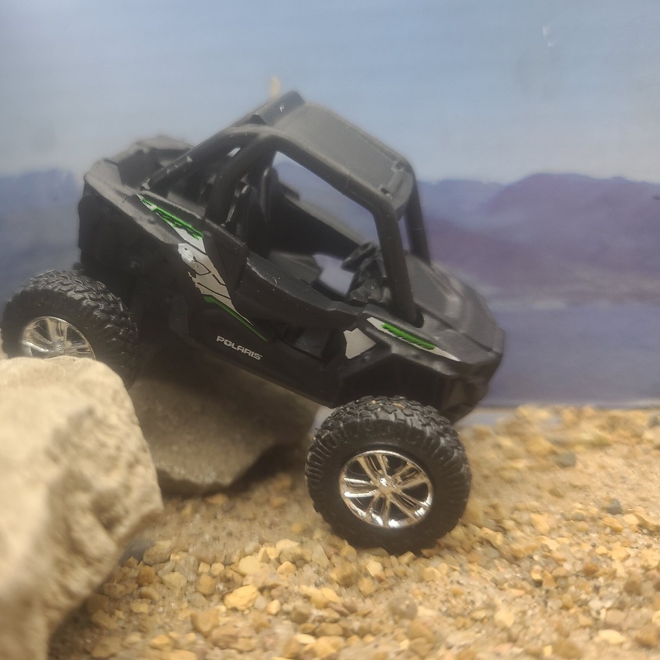 CUSTOM LIFTED POLARIS RZR 1000 XP 4X4 Side by side ERTL FARM 1/64 TURBO ...