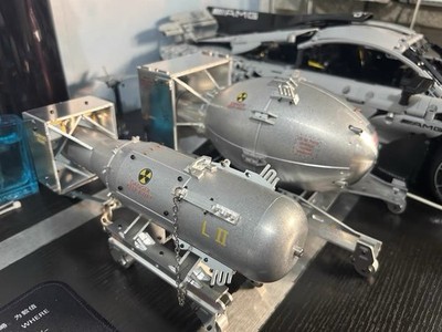 1:12 scale atomic bomb model kit (includes models of "Little Boy" and ...