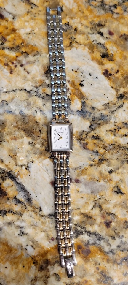 Seiko Ladies Hardlex Crystal 30M Water Resistant Steel Band Watch ...