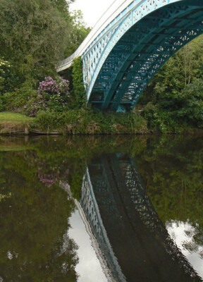 Photo 6x4 Reflected arch Eaton Hall The Iron Bridge at Alford. (See ...