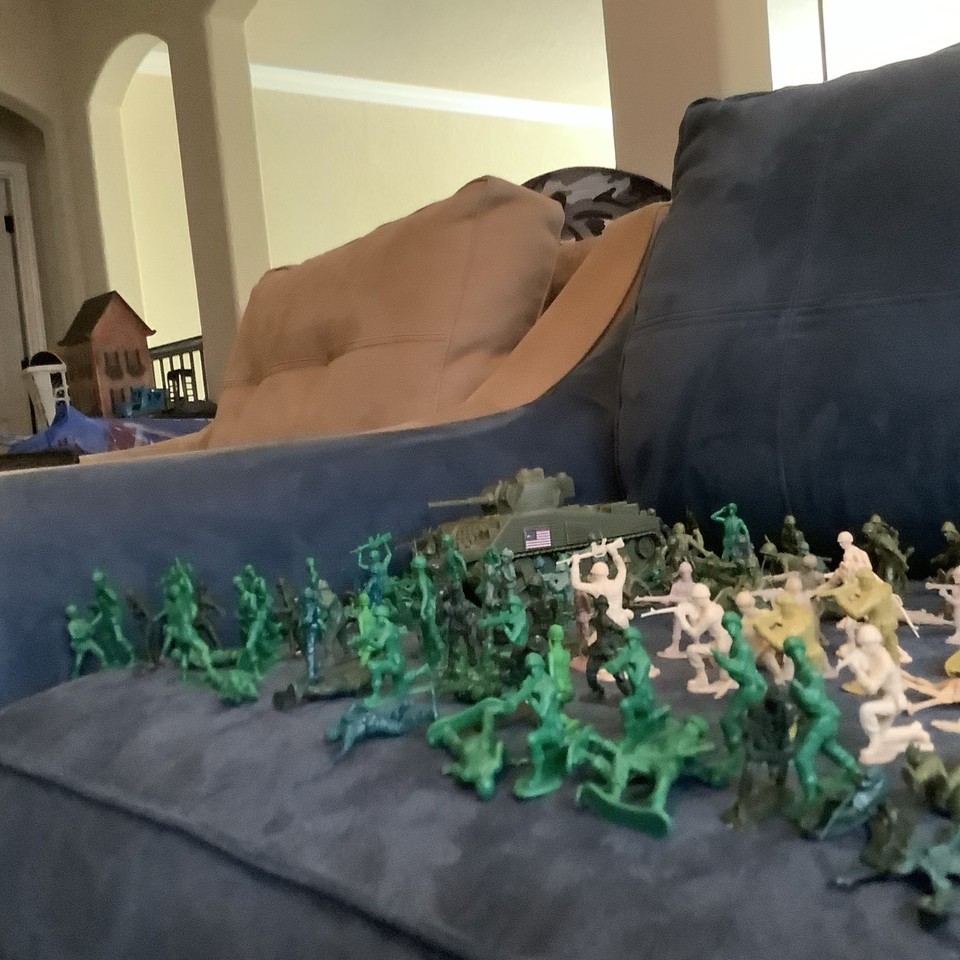 BMC soldiers and Off brand Blue Grey Red, Green, Yellow Soldiers | eBay