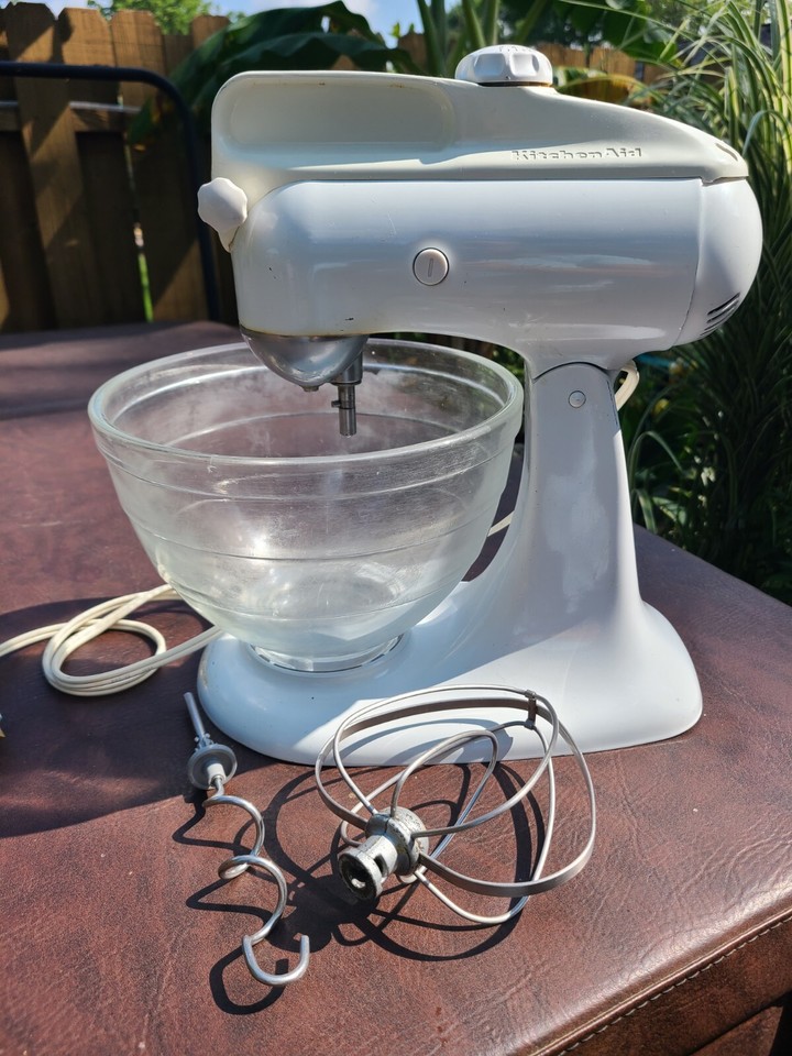 Vintage KITCHENAID 4C Tilt Head Stand Mixer w/ Glass Beehive Bowl WHITE ...