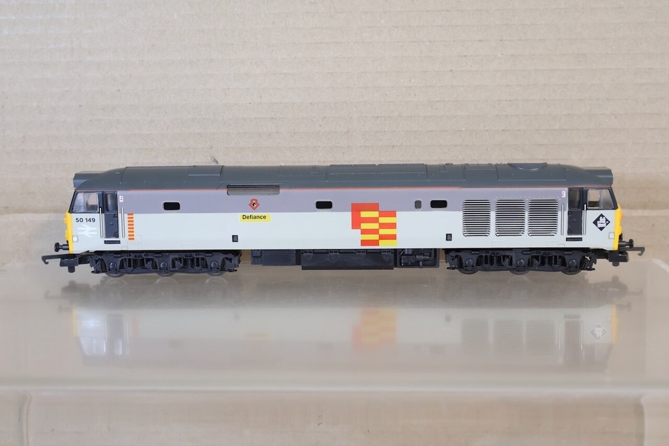 LIMA 205281 BR RAILFREIGHT CLASS 50 DIESEL LOCOMOTIVE 50149 DEFIANCE om ...