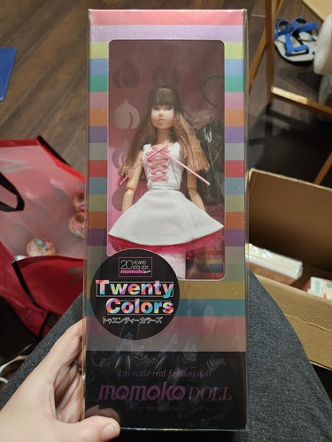 Momoko Twenty Colors Nrfb - Box Has Dent | eBay