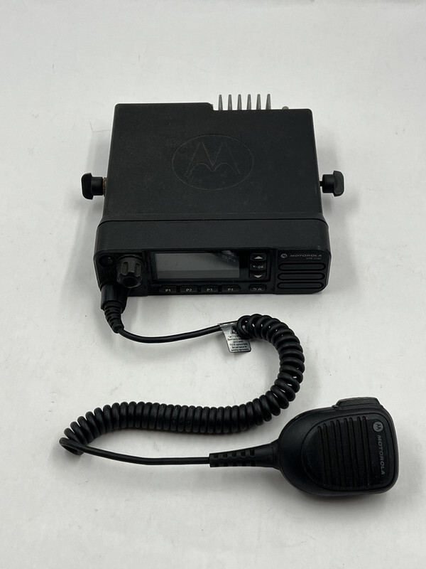MOTOROLA AAM28QNN9KA1AN MOTOTRBO XPR5550 403-470 MHZ DIGITAL UHF TWO ...