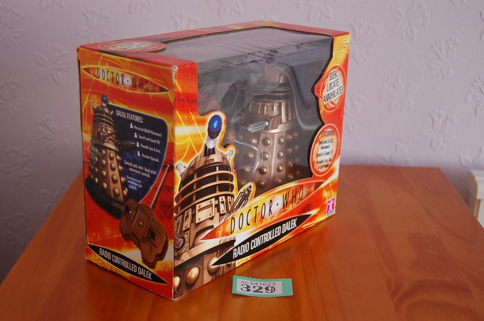 Doctor Who Series 1 -Radio Control Dalek Mint figure inside packaging ...