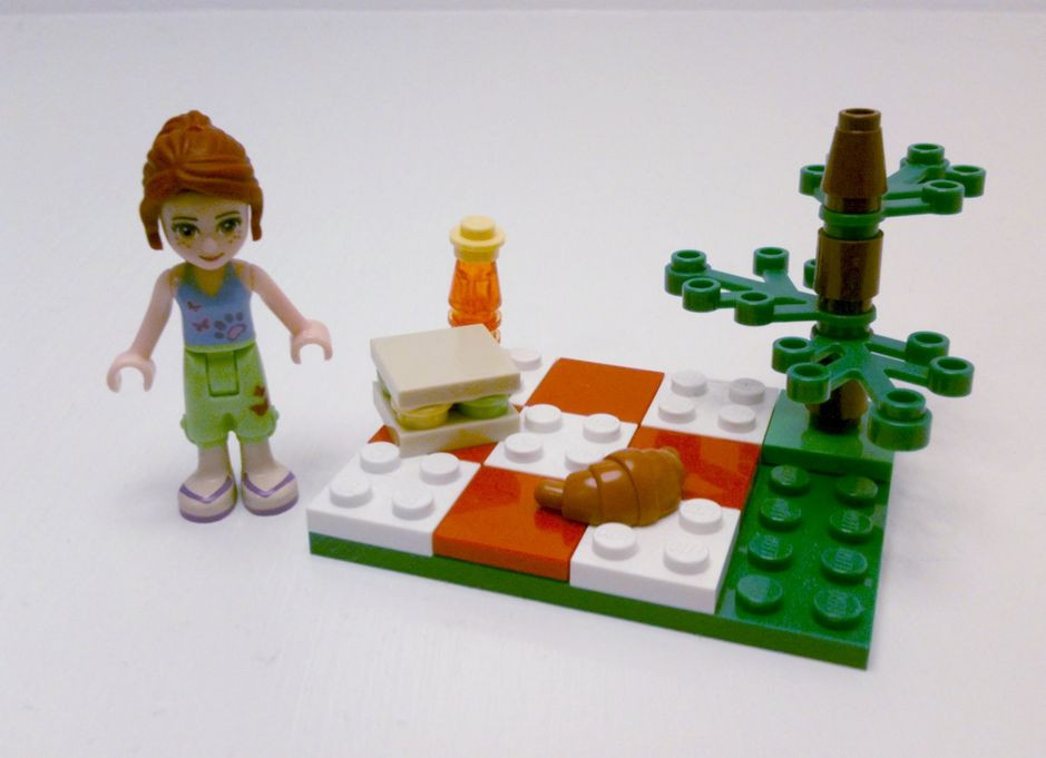 Lego 30108 Summer Picnic FRIENDS Polybag set sealed Mia Mini-Doll ...