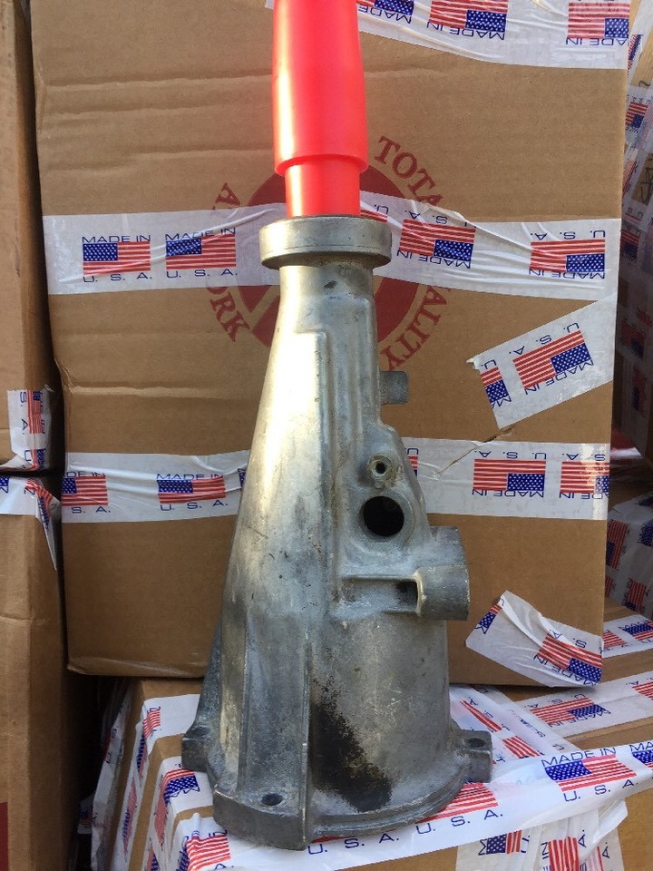 Universal Transmission Tranny Plug Ford Chevy Mopar Tailshaft Yoke ...