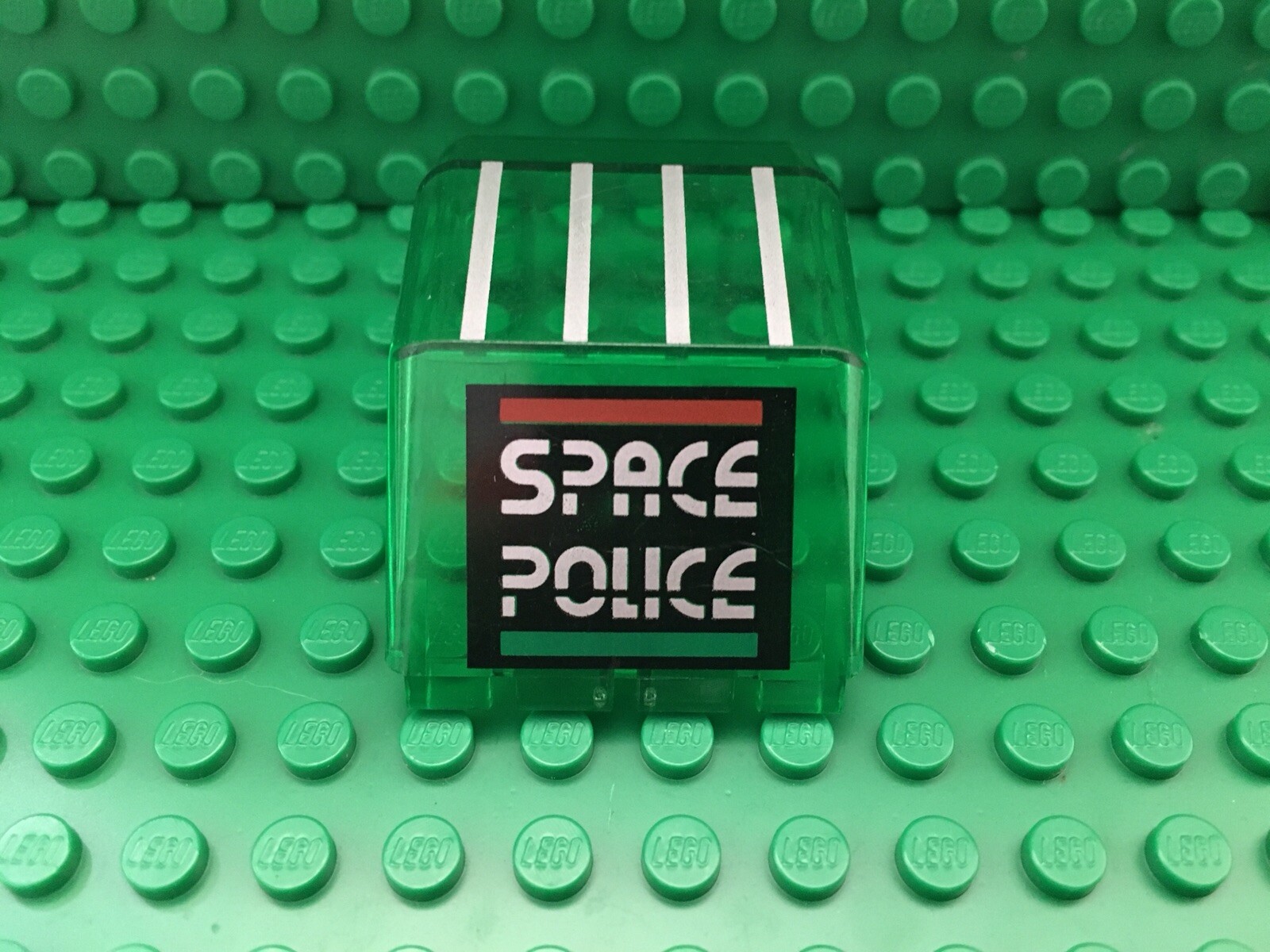 LEGO Trans-Green Windscreen 4 x 4 x 4 1/3 Helicopter Space Police 6984 ...