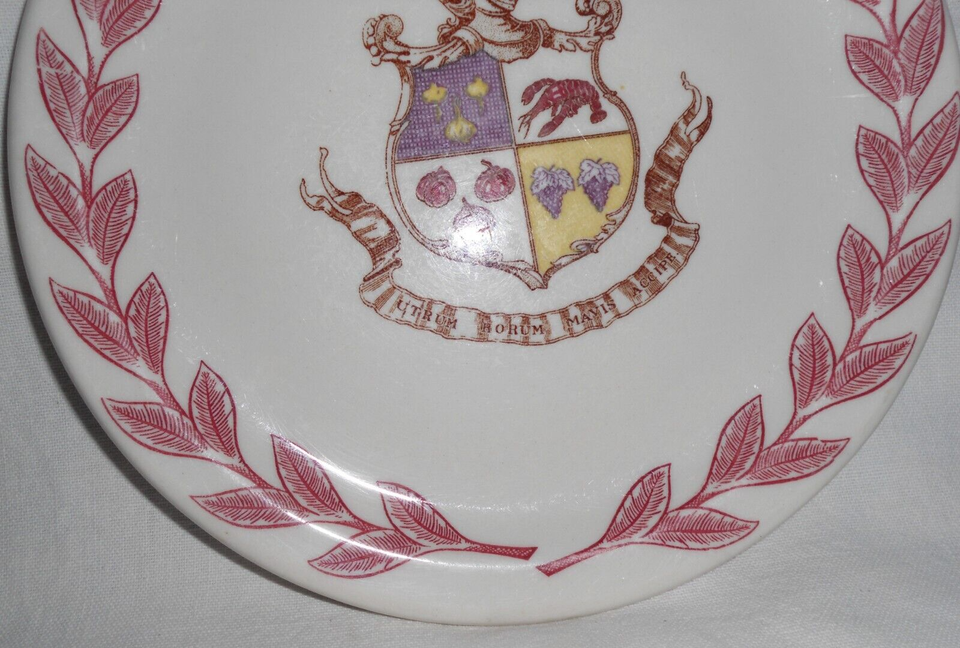 1954 Wallace China 8" Plate ROBERT HILL'S CHEF'S INN ~ UTRUM HORUM ...